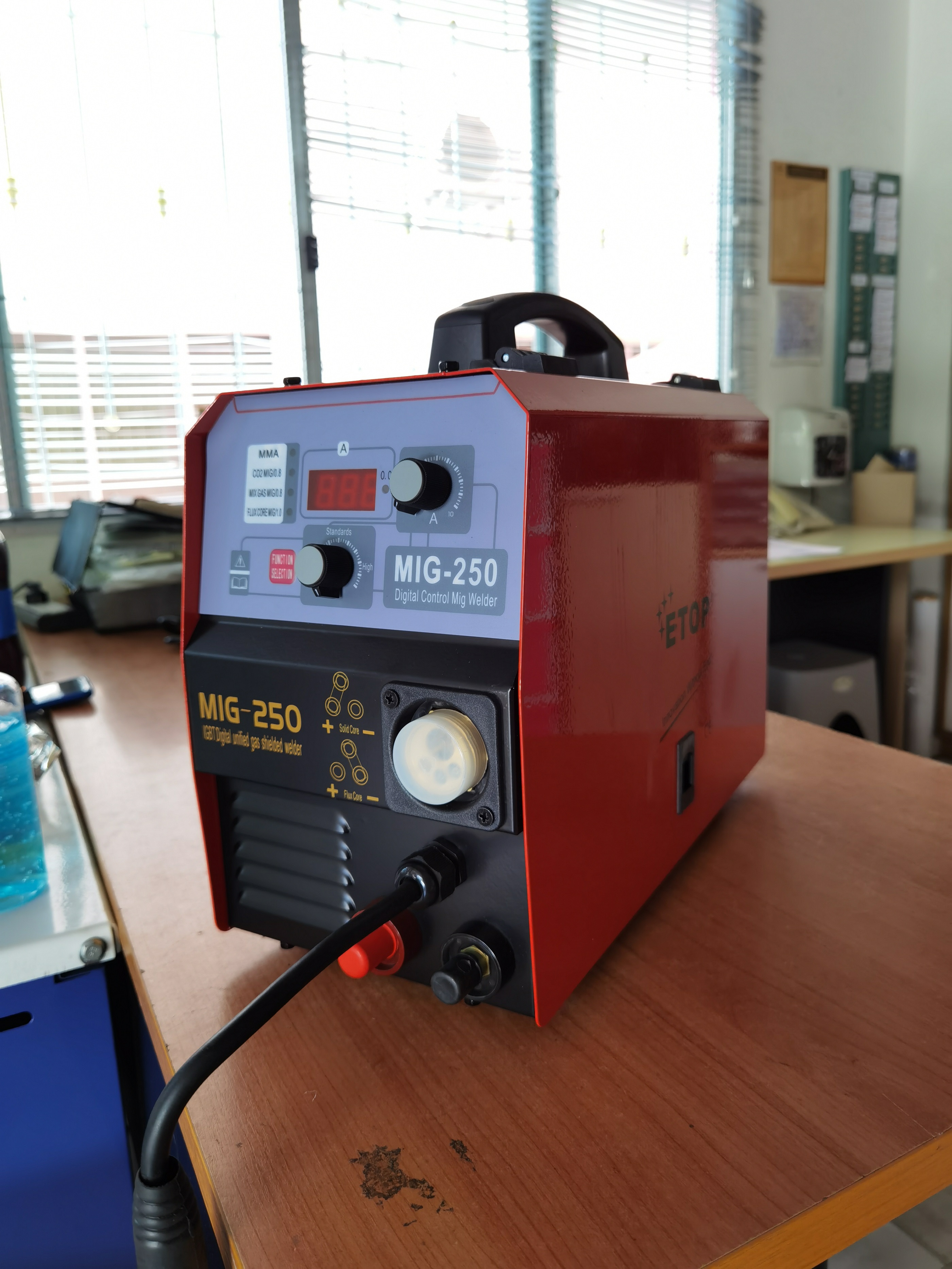 ตู้เชื่อมไฟฟ้า ETOP 2 ระบบ co2 รุ่น MIG-250 ของเเท้ TalayTools - Talay Tools - ThaiPick