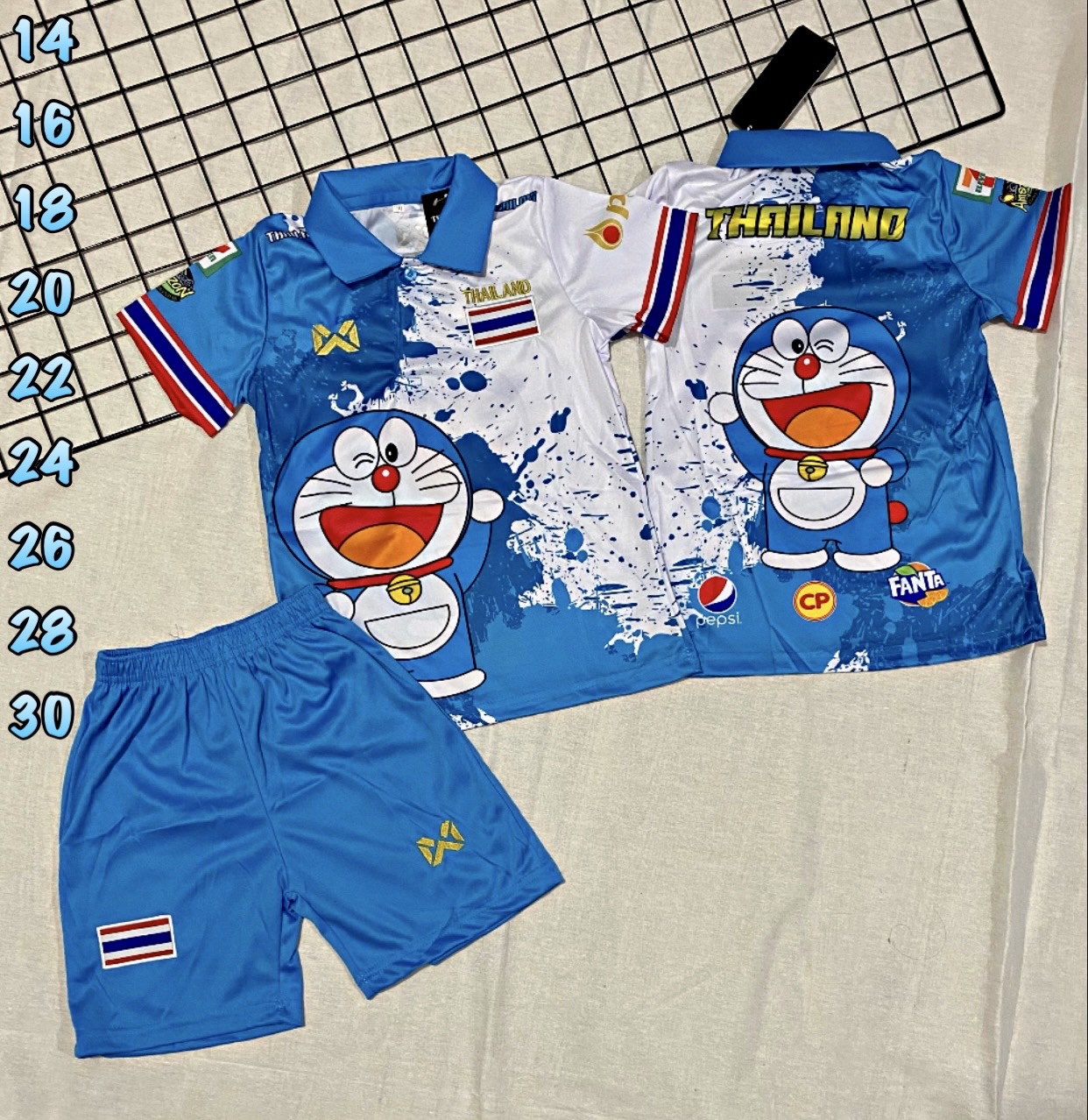 เสื้้อชุดบอลเด็กแมนยูสีแดง โดเรมอน บริการเก็บเงินปลายทางจร้า สุดฮิต - Supata Shop - ThaiPick