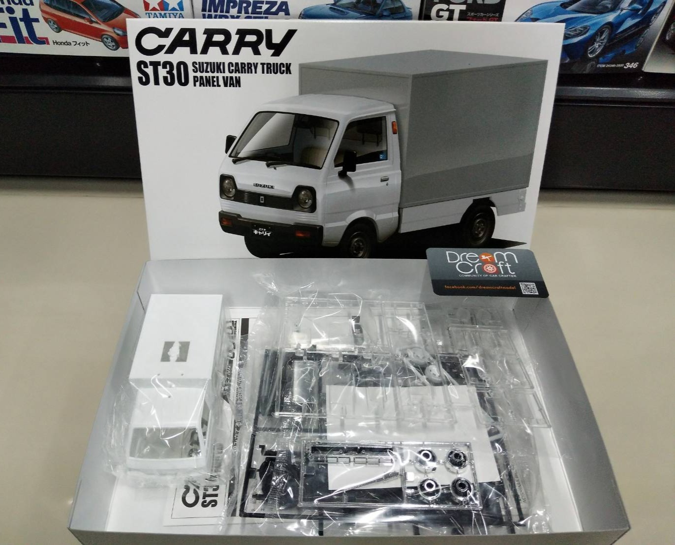 AOSHIMA 1/24 SUZUKI ST30 CARRY PANEL VAN '79 (โมเดลรถบรรทุก Model DreamCraft) | Lazada.co.th