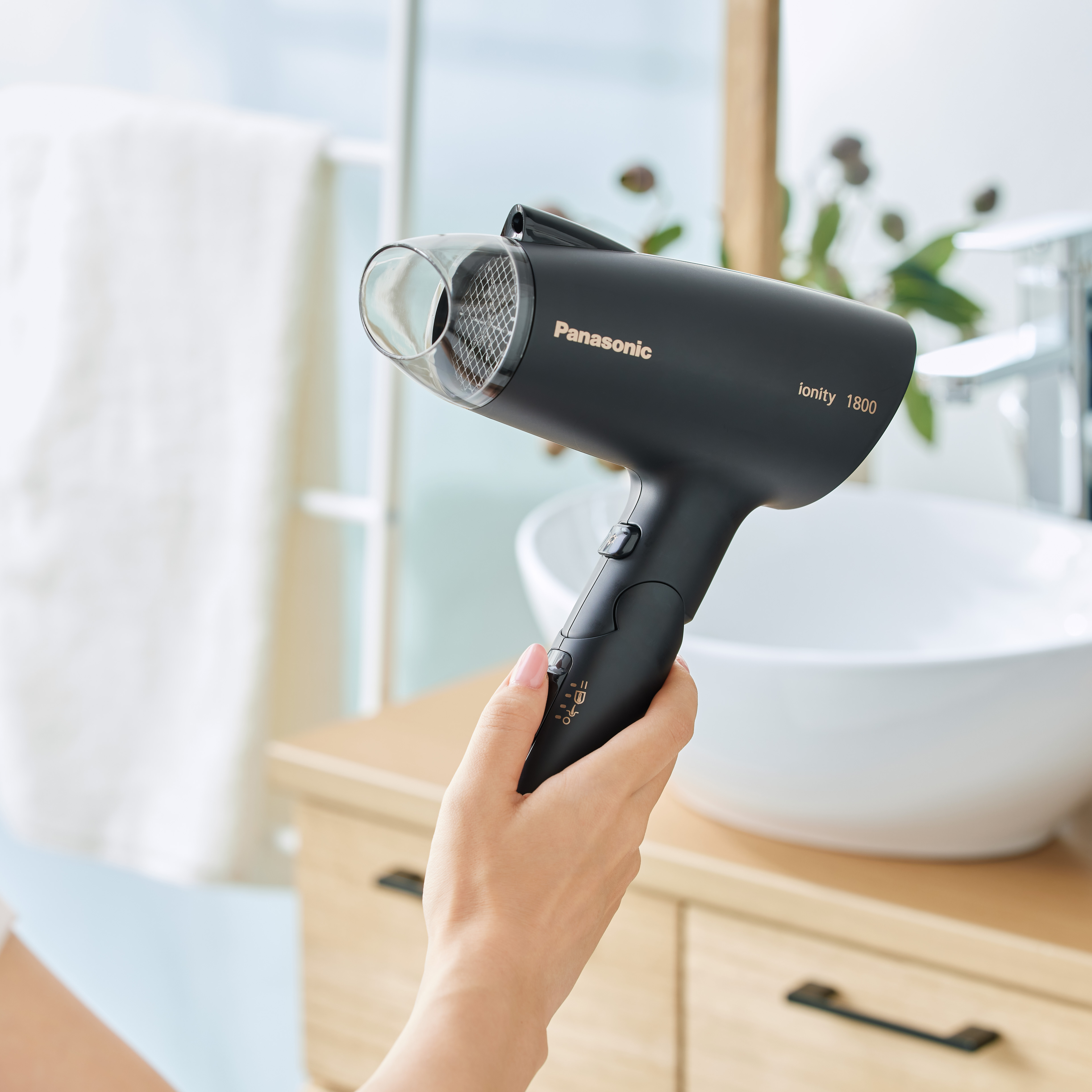 Panasonic Ionity Hair Dryer ไดร์เป่าผม (1800 วัตต์) รุ่น EH-NE27-KL มี ...
