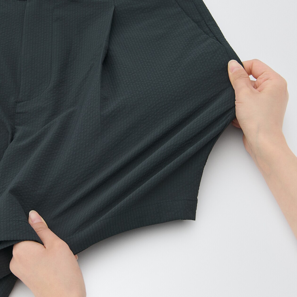 มูจิ กางเกงขาสั้นผ้าเซียร์ซัคเกอร์ ผู้หญิง - MUJI Breathable Seersucker ...