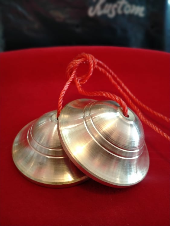 ฉิ่งทอง ฉิ่งลงหิน / ฉิ่งทองเหลือง ขนาด 6 เซนติเมตร เสียงใส กังวาล ทนทาน ...