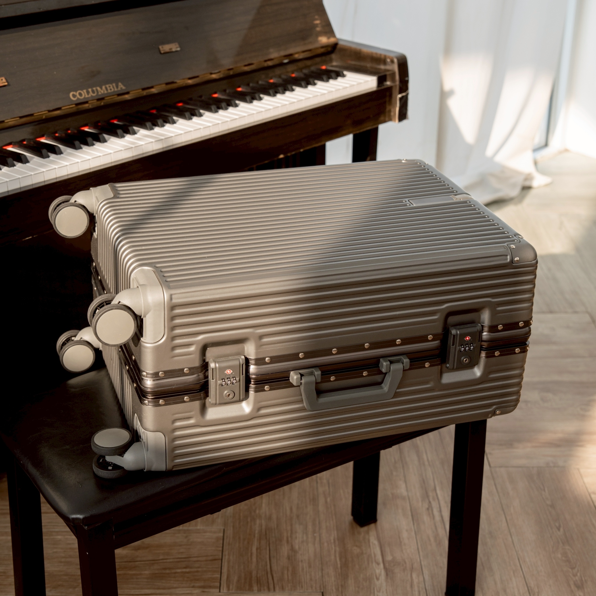 กระเป๋าเดินทางล้อลาก เดินทางรอบโลก TSA Lock เฟรมอลูมิเนียม วัสดุPC เข้า ...