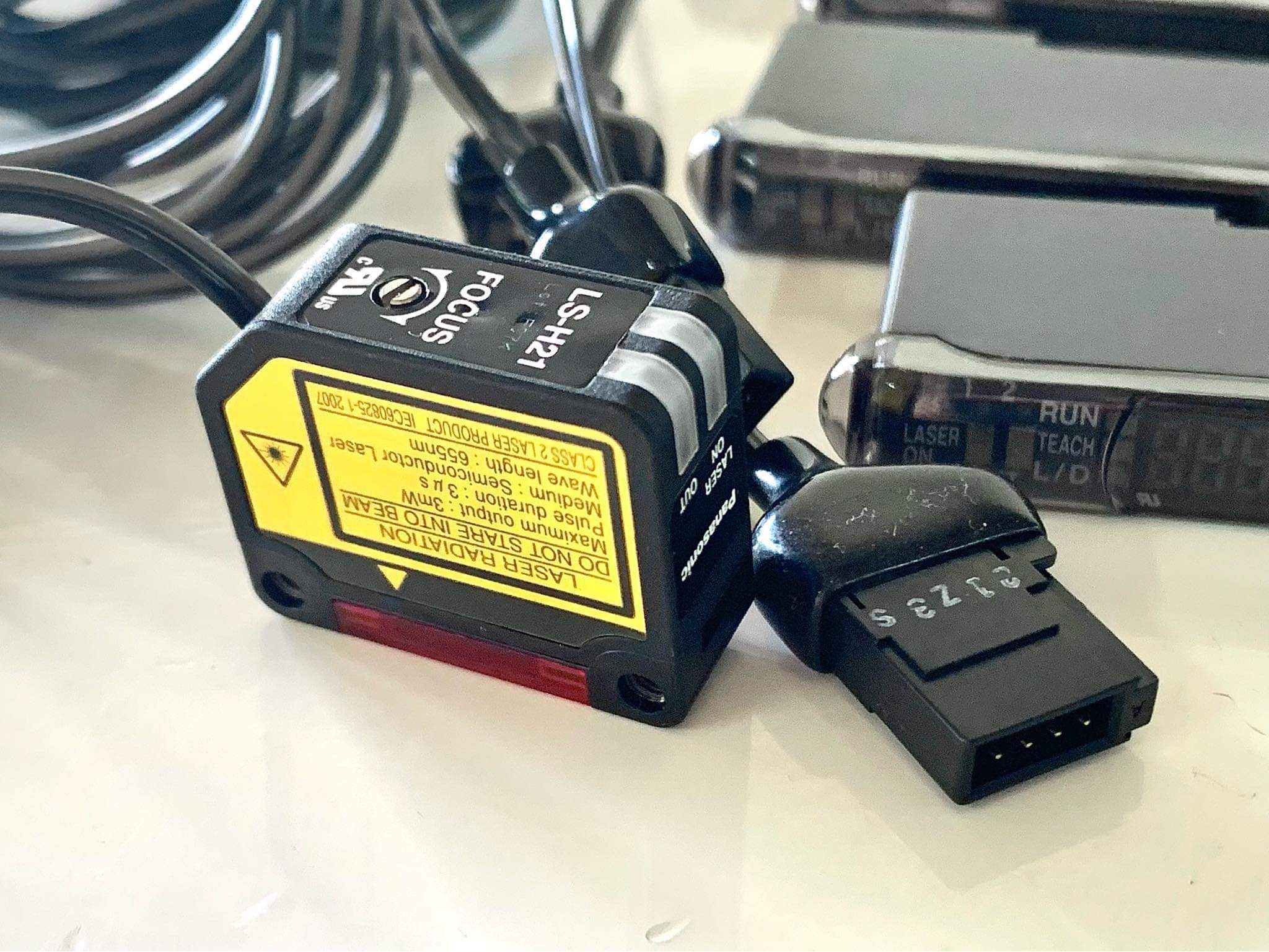 Panasonic Digital Laser Sensor LS-400 (LS-H21) (สภาพใช้งานปกติ รูปลักษ์ ...