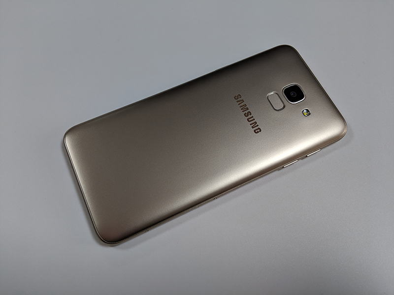 Samsung Galaxy J6 J600F 5.6" โทรศัพท์มือถือ 3GB ram 32GB rom LTE 13MP ...