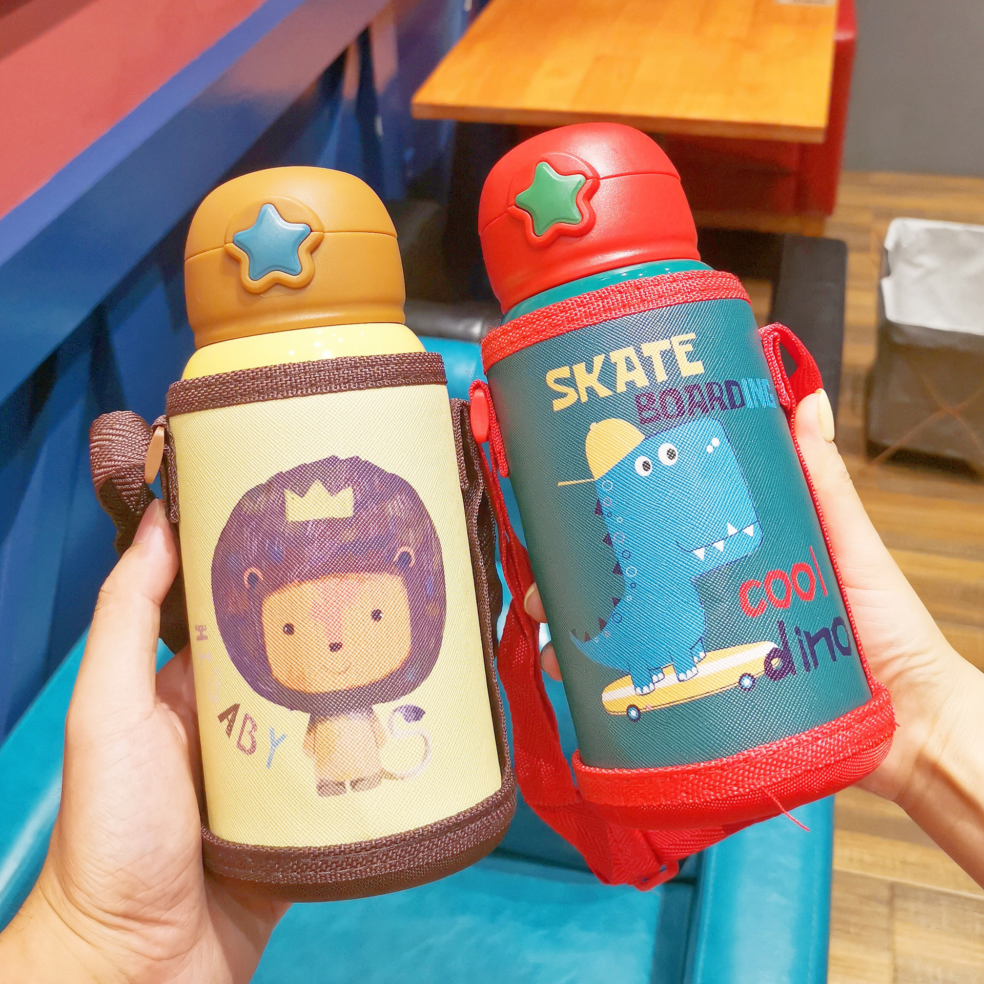 กระติกน้ำสแตนเลสเก็บความร้อน-เย็นแบบยกดื่ม ขวดสุญญากาศ ขนาด 400 ml - SunnyLife - ThaiPick