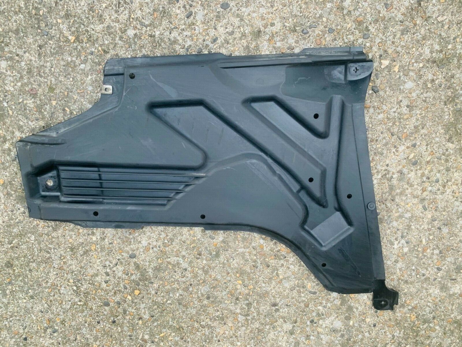 A2466840600 / แผ่นกันกระแทกฝั่งขวา R / B-class / 2012-2017 ของแท้ ...