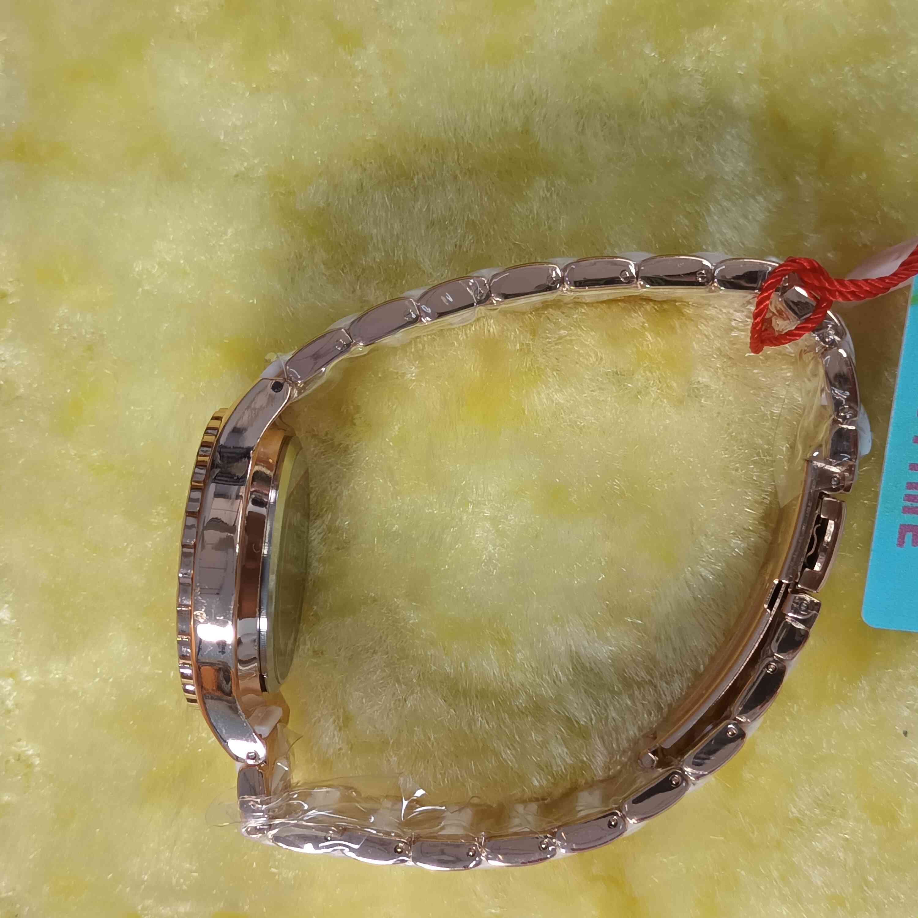 นาฬิกาสุภาพสตรี SK TIME รุ่น D21025 หน้าปัดสีขาว 34MM - P-WATCH - ThaiPick