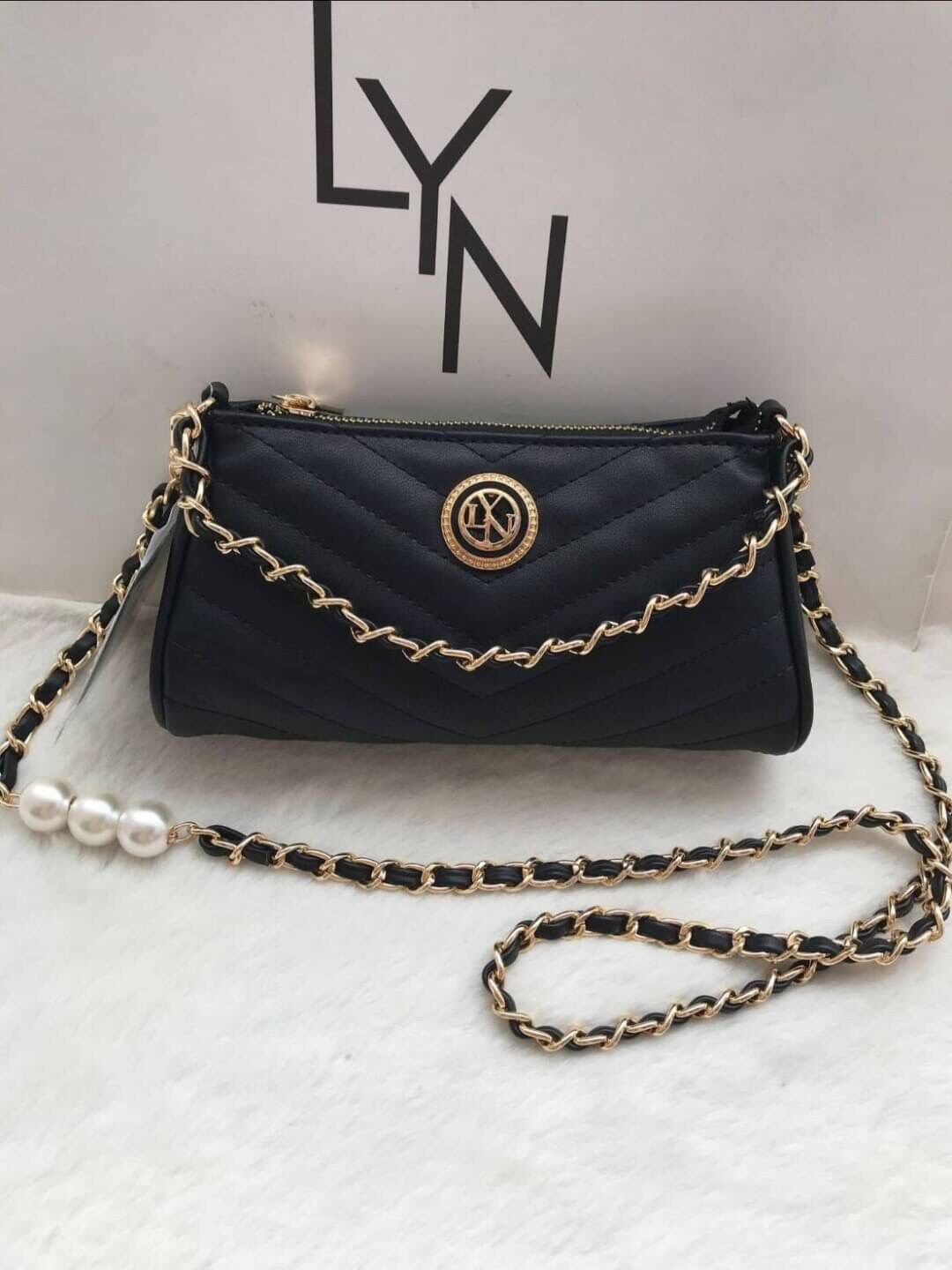 กระเป๋าสะพาย Lyn Mini Crossbody Bag คอลเลคชั่นใหม่ งานแท้ - NEEDSHOP01 ...