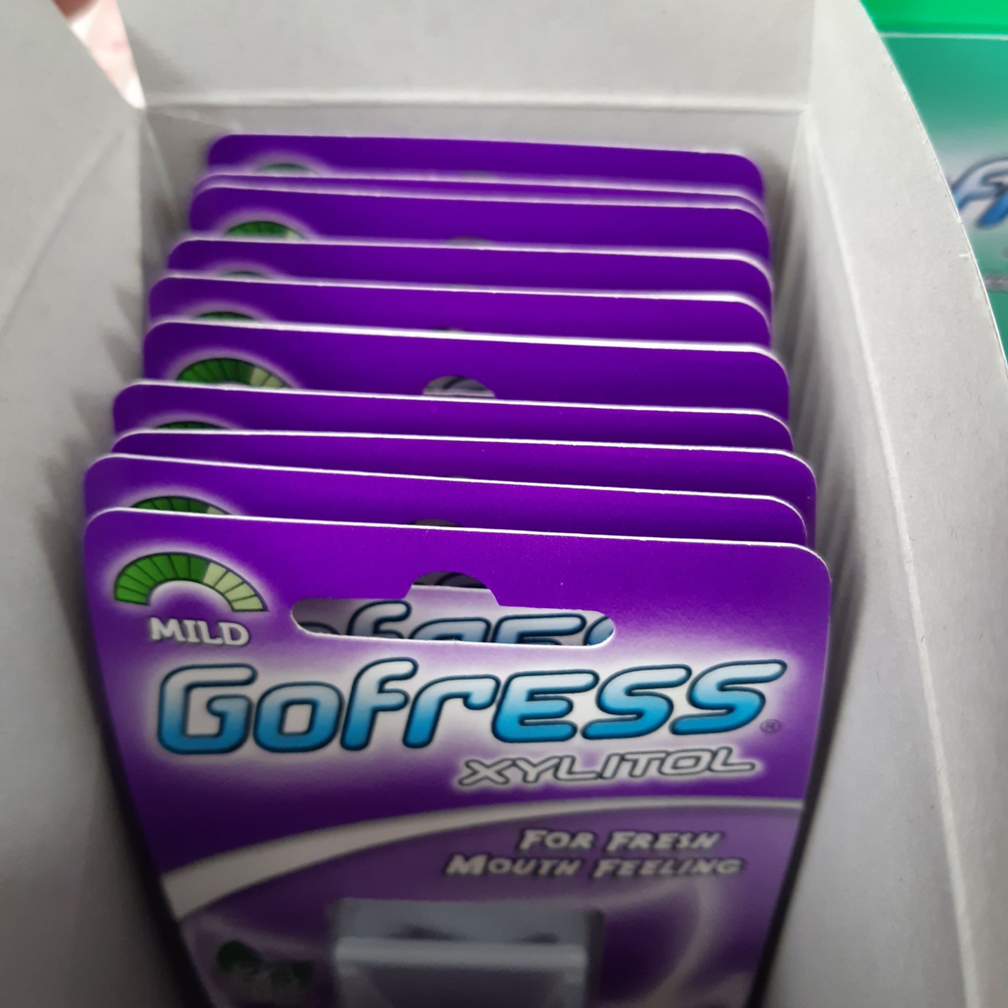 Gofress/XYLITOL/GRAPE 10 Pcs. แผ่นละลายในปาก ดับกลิ่น ลมหายใจหอมสดชื่น ...