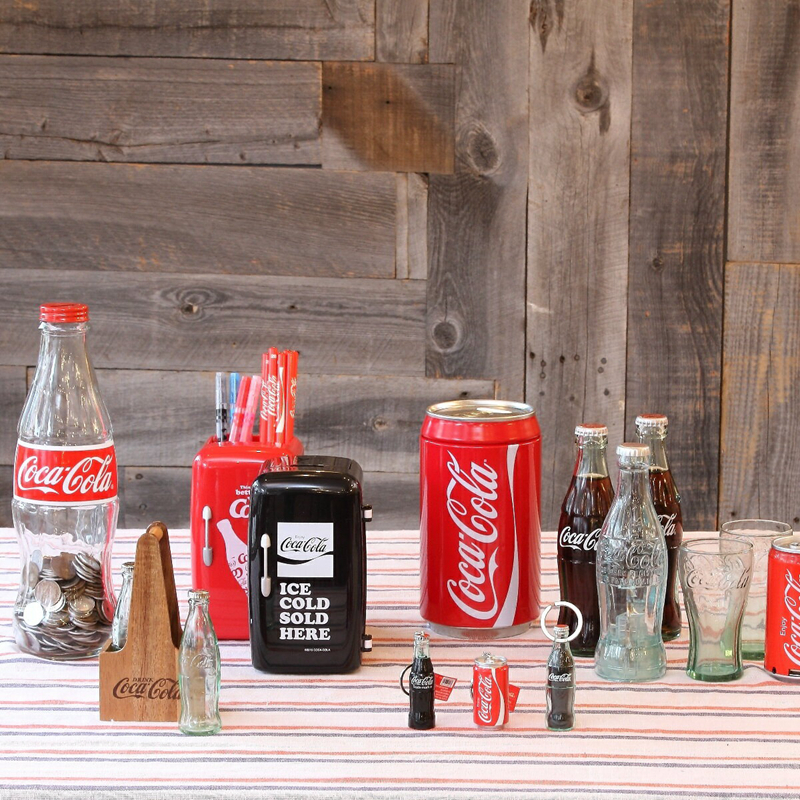 Gift boxes super-sized American van giant Coca-Cola 1 l glass bottles ...
