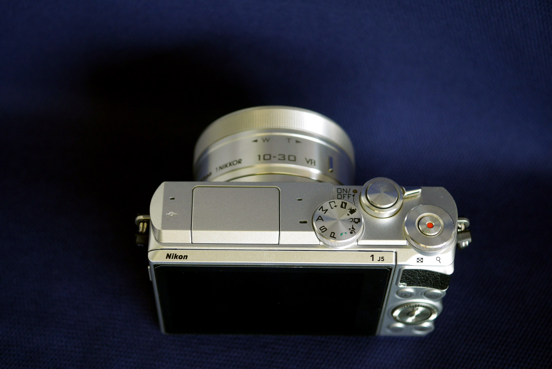 Nikon 1 J5 Digital Wi-Fi NFC Camera Black Silver Kit with 10-30mm VR ...