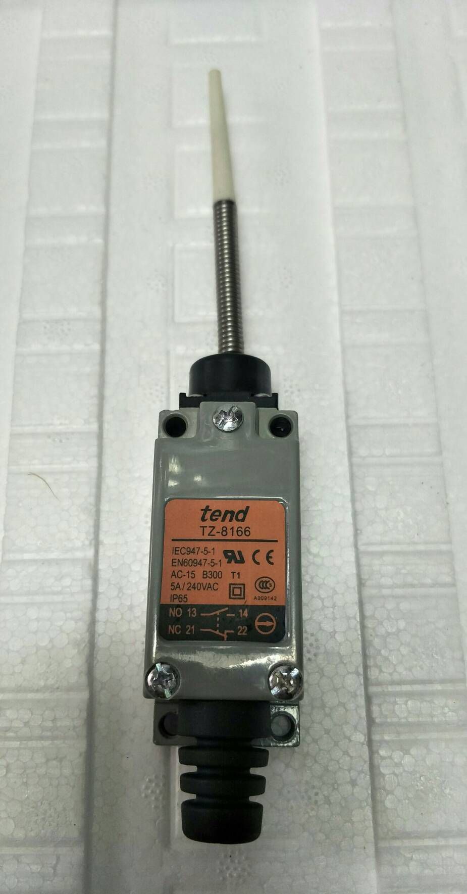 TZ-8166 (ยี่ห้อ PNC) Limit Switch ลิมิตสวิทช์ | Lazada.co.th
