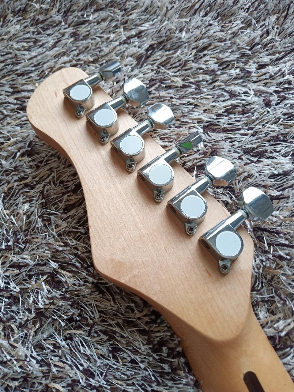 กีตาร์ไฟฟ้า ION ST (ชมคลิปรีวิว) - Sayang Guitar shop - ThaiPick