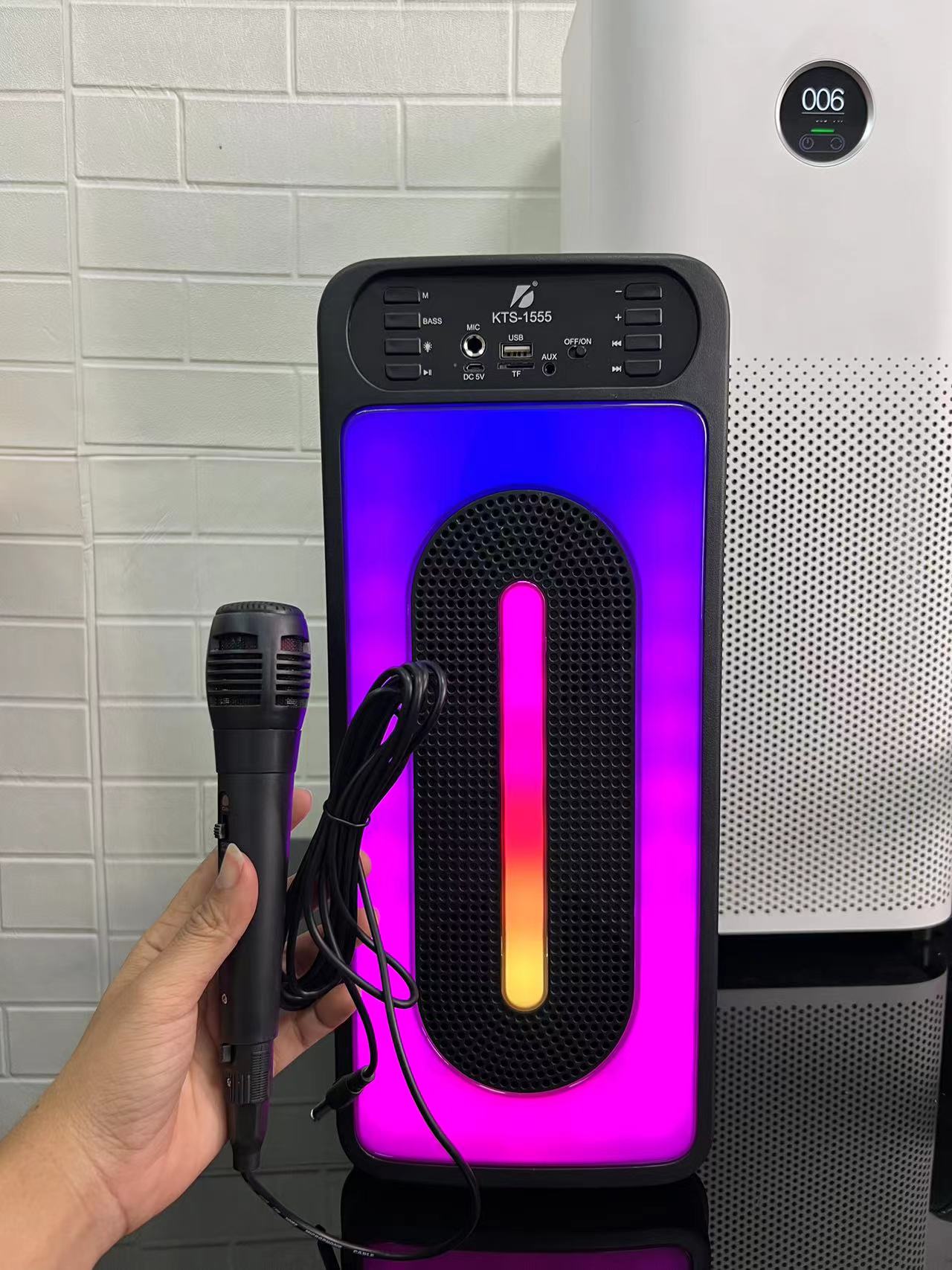 ลำโพงบลูทูธ รุ่นKTS-1555 ดอก4X2นิ้ว แถมไมค์สาย ปรับเบส/เสียง/ไฟได้ สามารถเชื่อมได้2ตู้ ทรงสูงไฟ ...