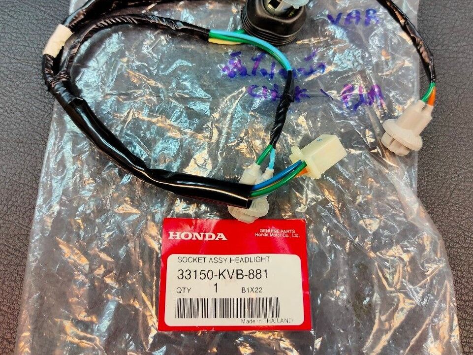 ขั้วไฟหน้า แท้ CLICK-PLAY 4 ขั้ว 33150-KVB-881 - winaipai - ThaiPick