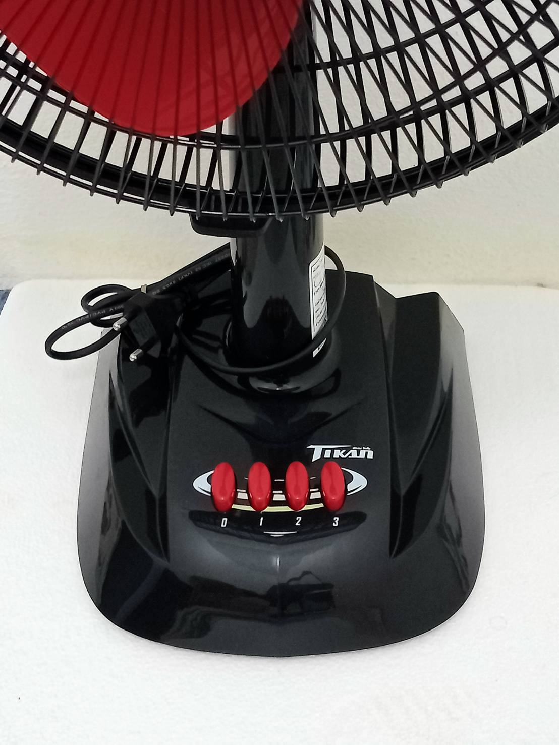 พัดลม Tikan ตั้งโต๊ะ ขนาด12นิ้ว รุ่น T-120 - SarakitElectric - ThaiPick