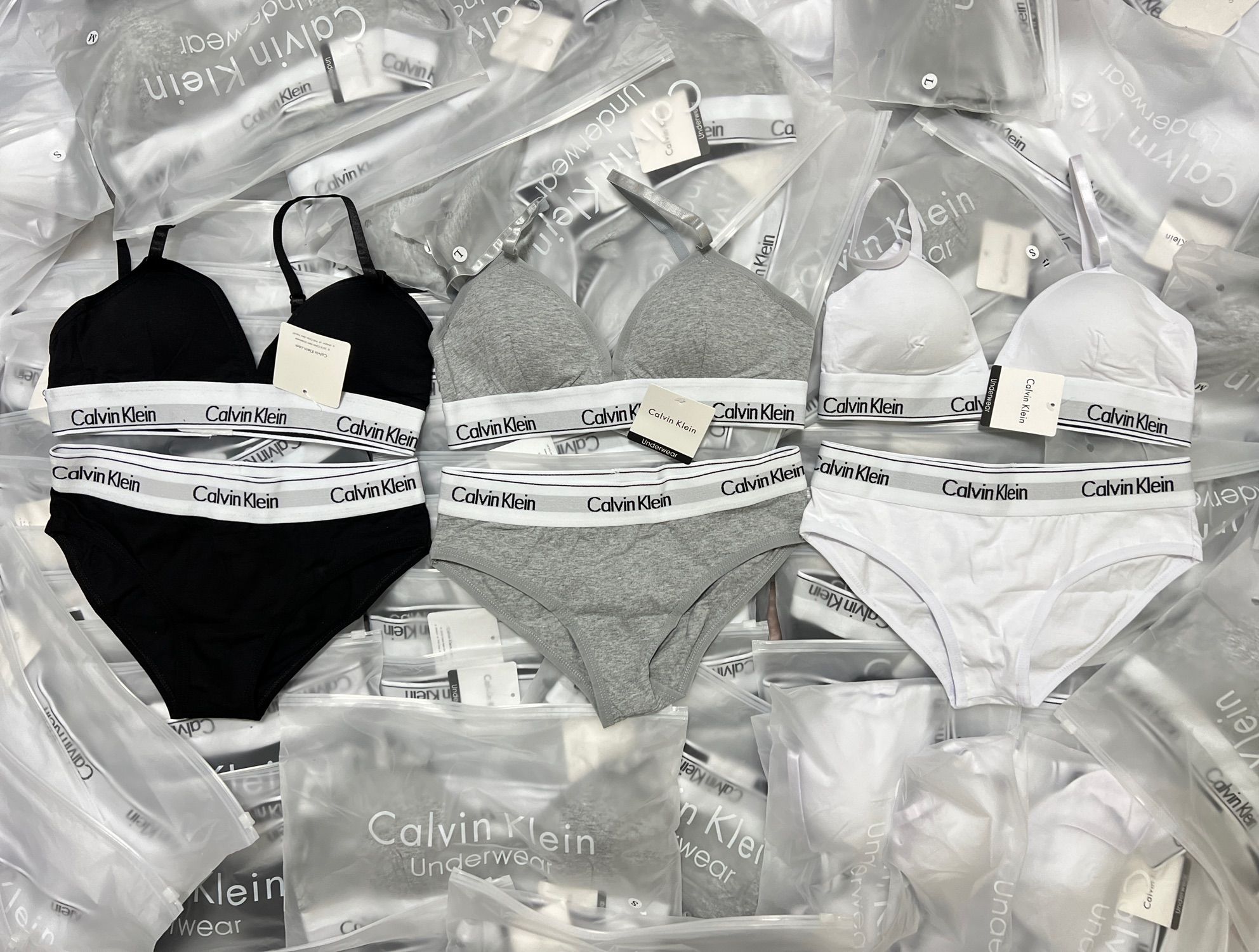 CK Bra Braletteเซตชุดชั้นใน ผู้หญิง กางเกงชั้นใน Calvin Klein Underwear BIKINI - Red Calvin ...