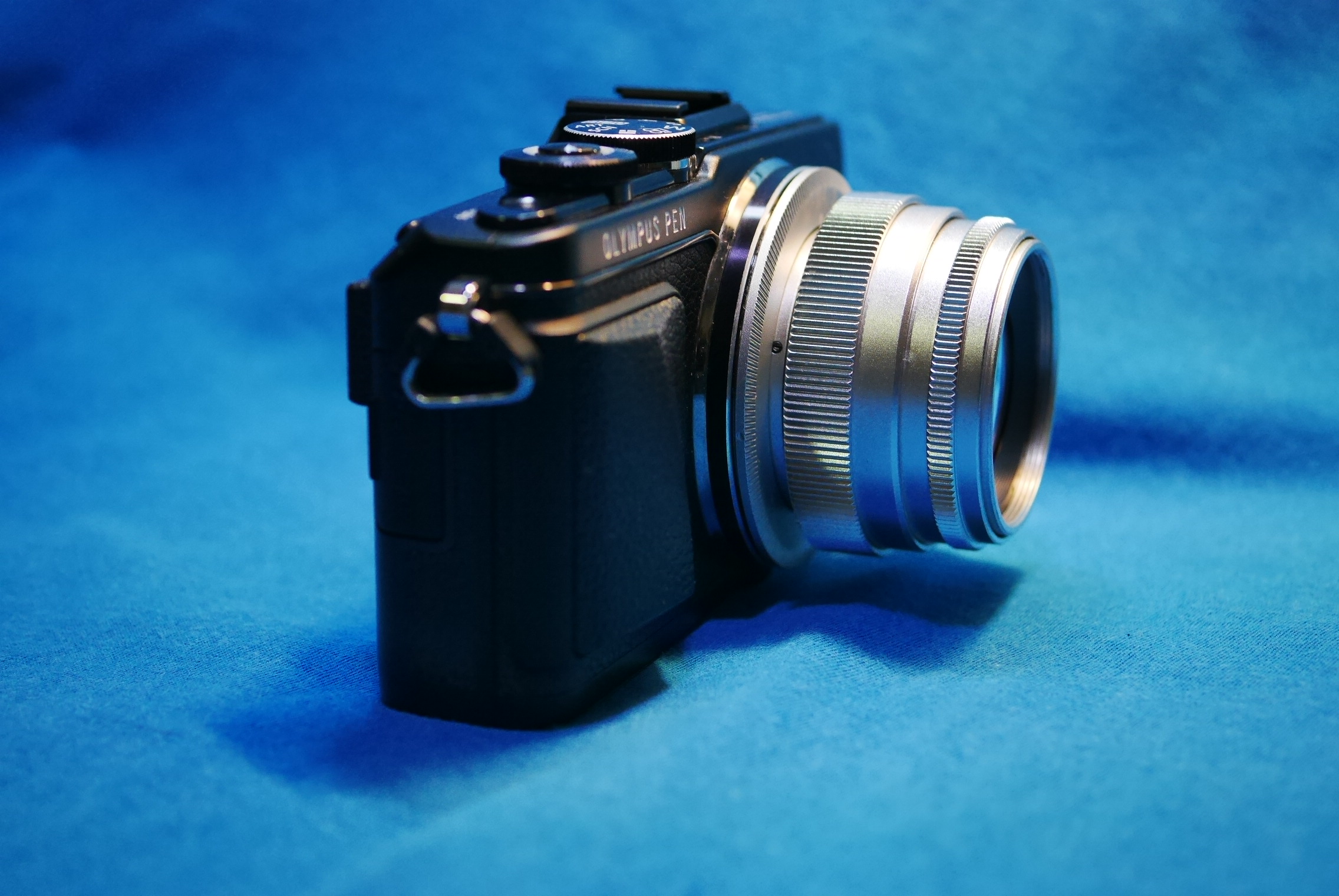 Olympus Pen E-PL7 Wi-Fi Mirrorless Digital Camera Black with Silver ...