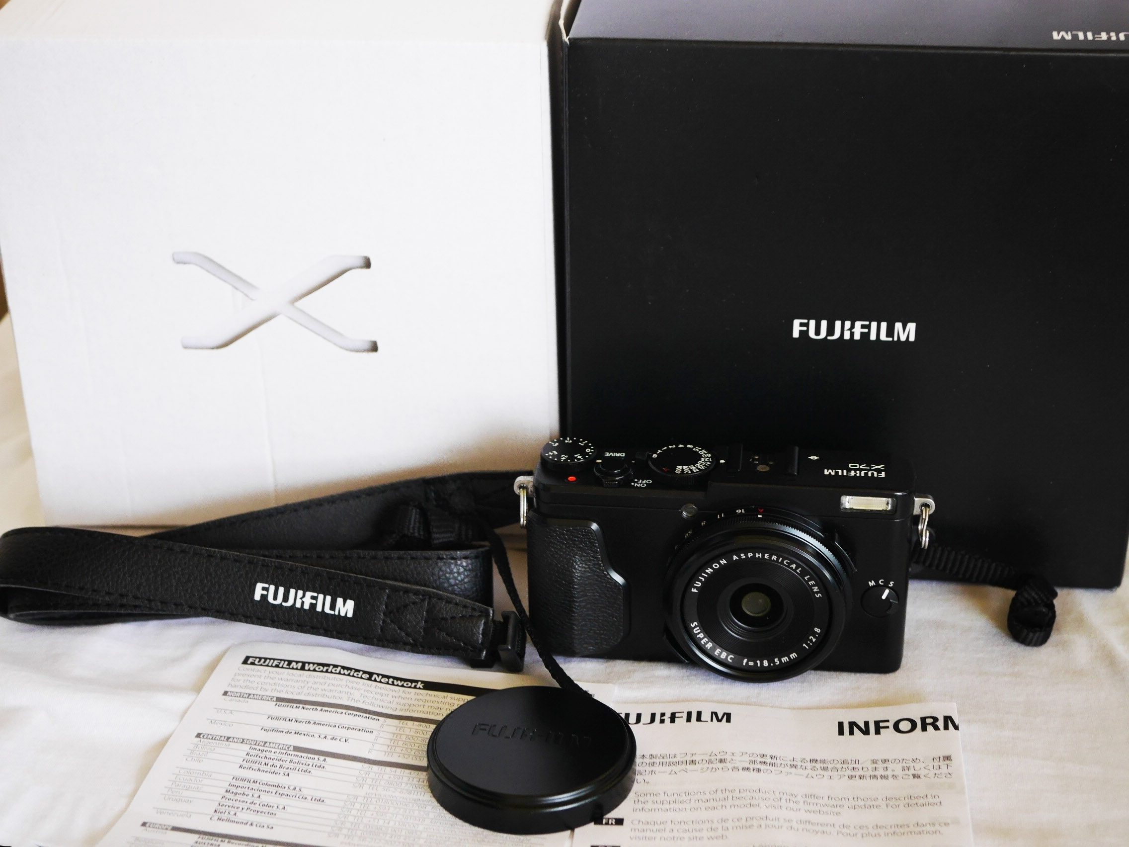 Fuji Fujifilm X70 Digital Wi-Fi Camera in Box APS-C X-Trans™ CMOS II sensor with Fujinon 18.5mm ...
