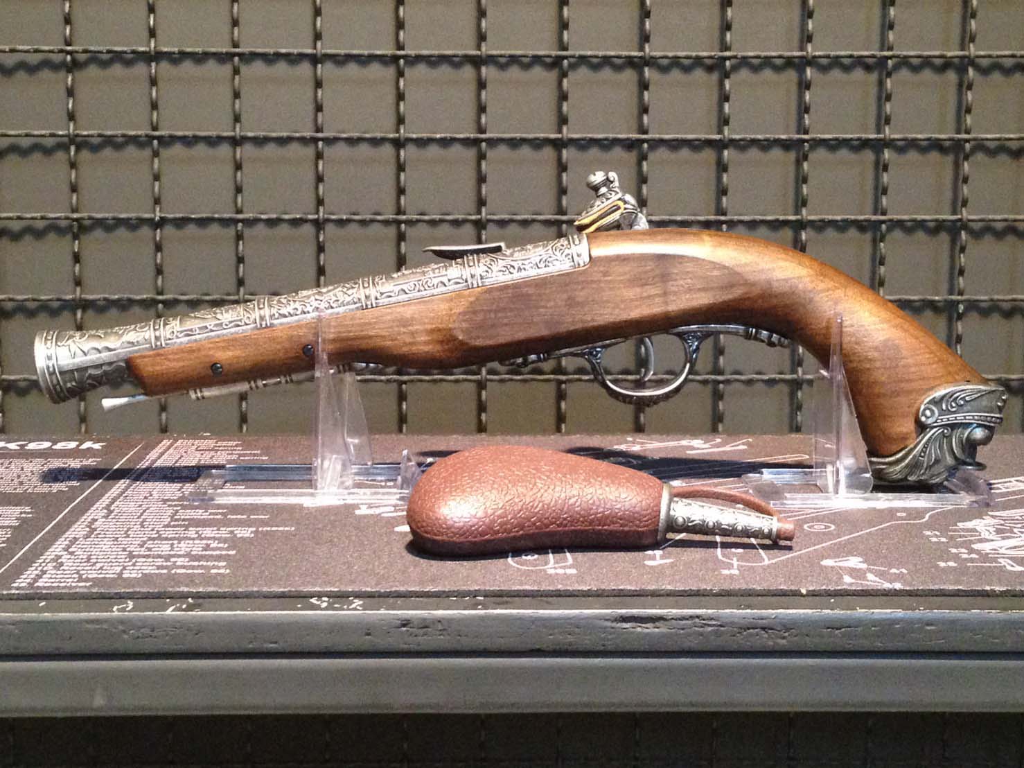 Airsoft Flintlock 1851 ปืนคาบศิลาโบราณ ยุคโจรสลัด แจ็ค สแปรว์โรล์ว ระบบ ...