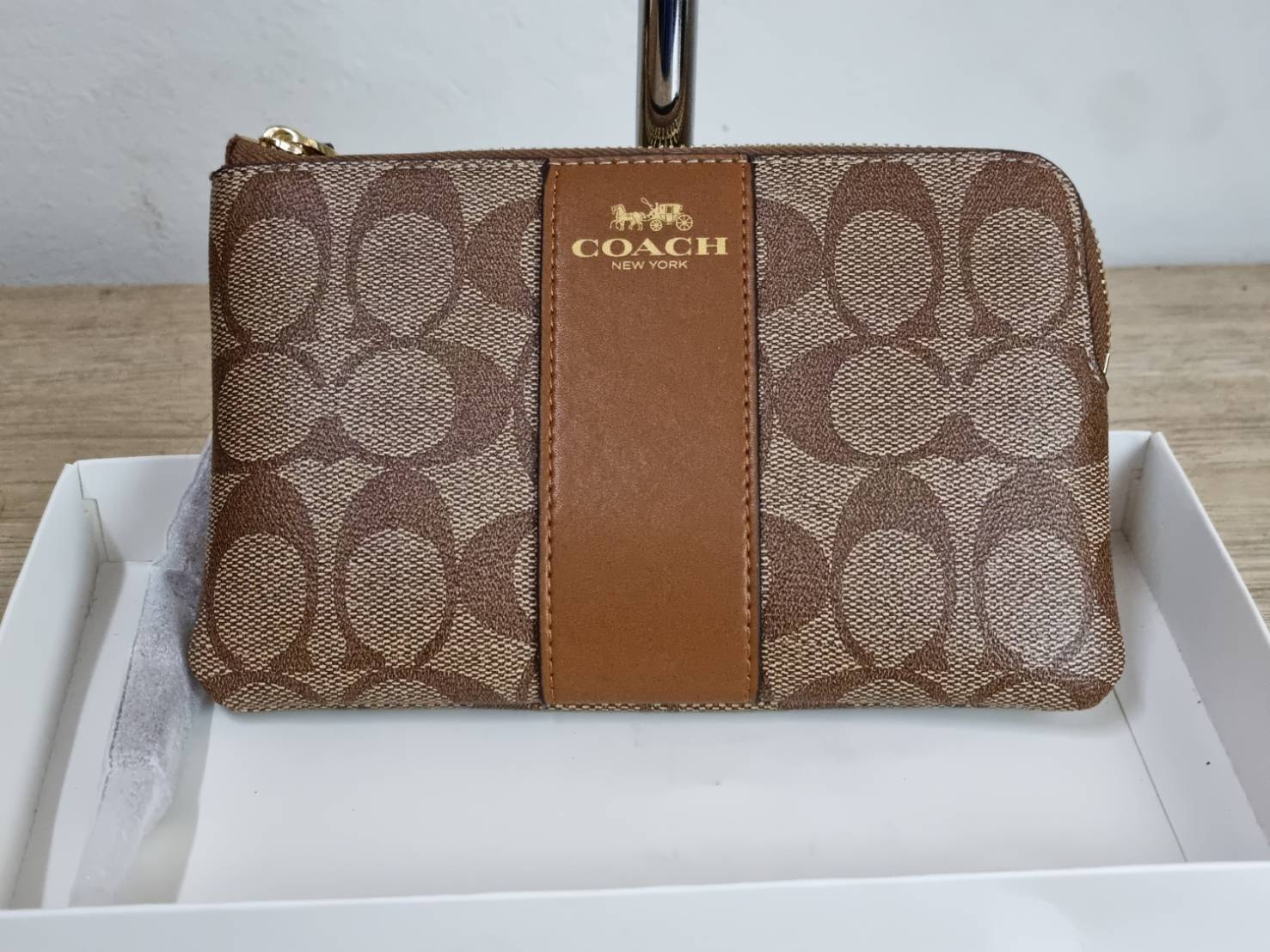 แท้ 100 % New coach 58035 (Original) คล้องมือ 1 ซิป S | Lazada.co.th