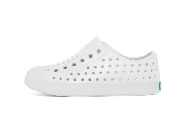 ลดราคา Native Shoes รองเท้ากันน้ำเด็กเล็ก EVA รุ่นJEFFERSON สีขาว ราคา ...