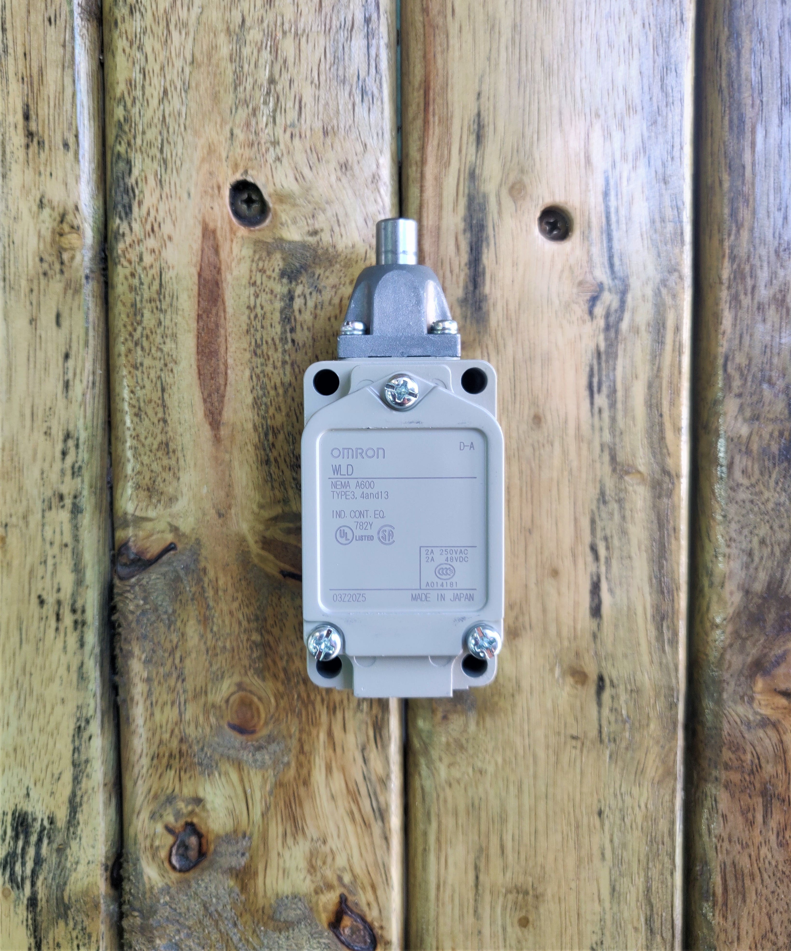 "Omron" Limit Switch ลิมิตสวิทช์ WLD series 1 ตัว | Lazada.co.th